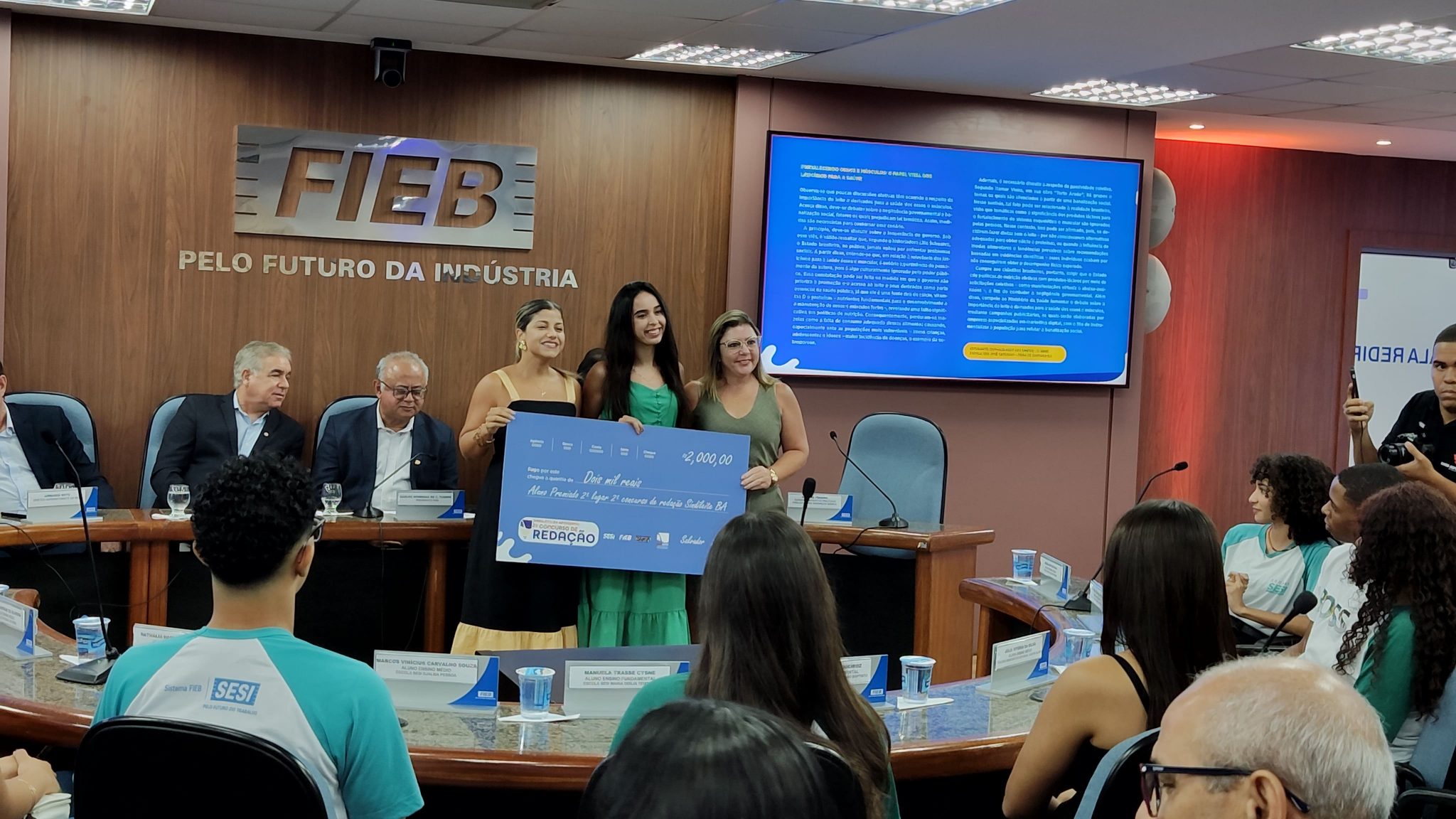 Estudantes são premiados em concurso de redação do Sindileite – FIEB